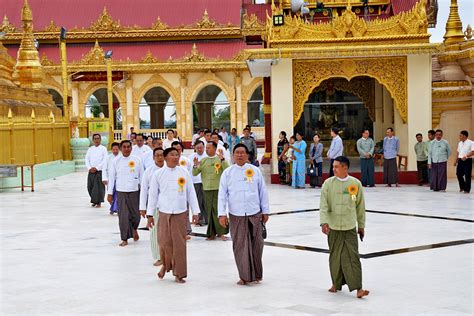 မကွေးတိုင်းဒေသကြီးဝန်ကြီးချုပ် ဦးတင့်လွင် မကွေးမြို့ ရှေးဟောင်းသမိုင