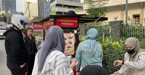 Shara Grace Purba Cimol Bojot Aa Viral Di Bandung Inovasi Camilan