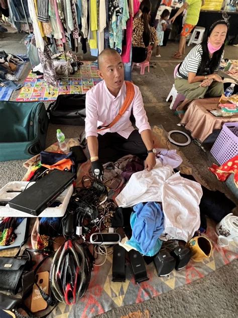 Thai ‘90s Idol Ryu Athit Is Now Homeless And Selling Second Hand Goods By The Roadside 8days