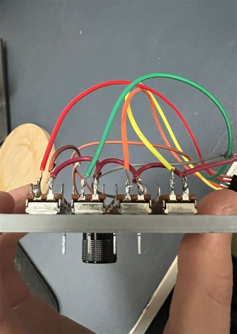 Analog Arduino Multiple Values Changing When Only One Analogue Input In Being Changed