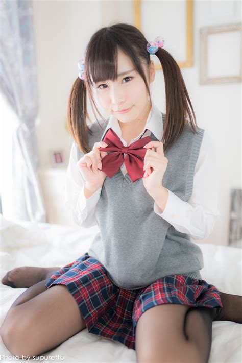 コスプレイヤー 逢坂愛ちゃんのちょっとエッチで可愛い女子校生コスプレ画像 ｜ コスプレエロ画像の虜