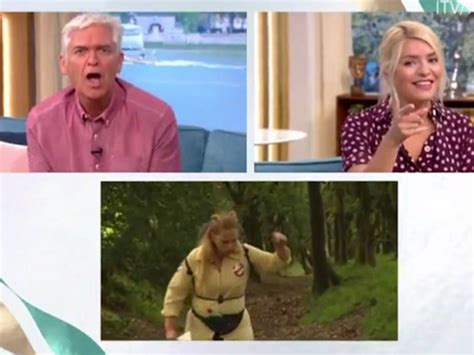 Voditeljka U Gacama Voditeljka Jutarnjeg Pukle Pantalone Magazin Showtime