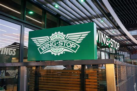 Southamptonhampshireengland 10222023 Wingstoplogosign The