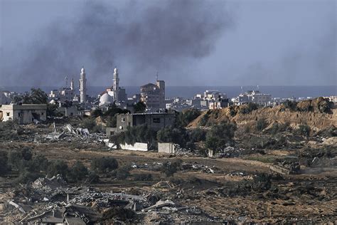 Израелски въздушни удари в централната част на Газа причиниха множество жертви