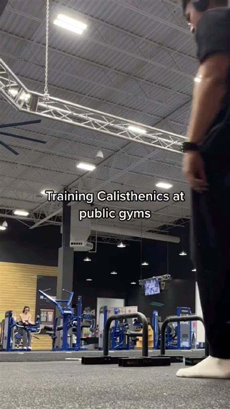 Tranning Calisthenic At Public Gym Calisthenics Summer Body Workout Plan Convict Conditioning