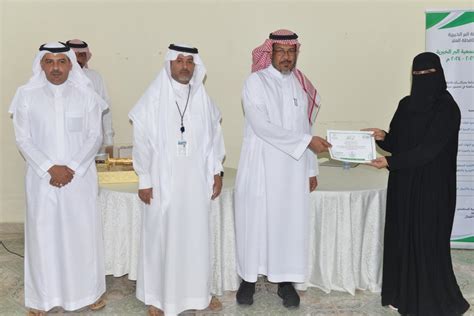 جمعية البر الخيرية بالعلا تكرم العتيق المدير التنفيذي السابق للجمعية