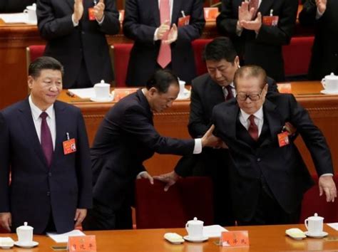 没有女服务员 江泽民照样成19大表情包无忧资讯