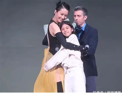 梁咏琪迎来49岁生日，老公和混血女儿一起出镜，一家好幸福！ 360娱乐，你开心就好