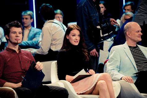 Lauljatar Eda Ines Etti On Kirglik Suitsetaja