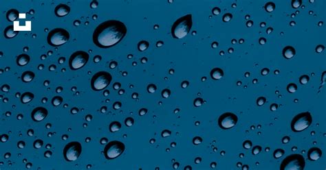 물방울이 있는 파란색 배경 사진 Unsplash의 무료 파랑 이미지