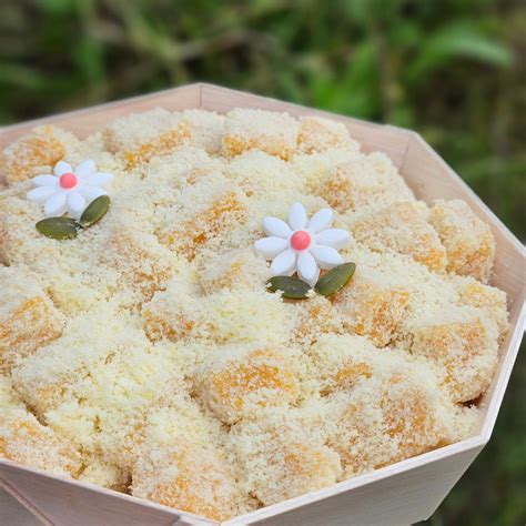 단호박인절미 단호박쌀카스테라인절미 울산단호박인절미 울산단호박인절미답례떡 단호박으로 백프로 물주기를 해서 쪄내는 단호박인절미~~~ 위에는 쌀카스테라고물 솔~솔