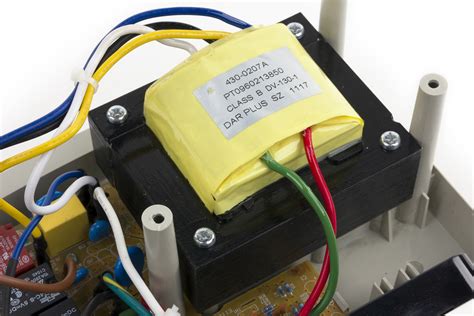 Автоматический стабилизатор напряжения Apc Line R 600