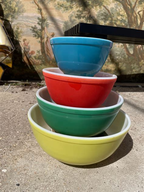 Vintage Pyrex Primary Color Mixing Bowls Etsy
