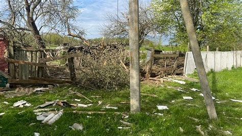 Окупанти з важкої артилерії обстріляли село на Сумщині загинула людина Новости Section Ukr Net