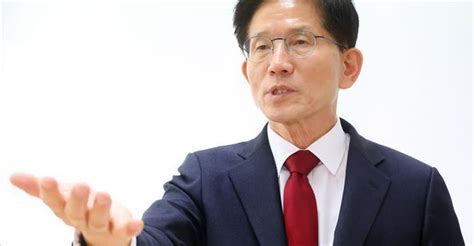 [데일리안 오늘뉴스 종합]김문수 이재명 꺾으려면 한덕수·안철수도 모두 힘 모아야 대선 출마 가능성 묻자 한덕수 고민 중→노코멘트 여친 7명에게 4억