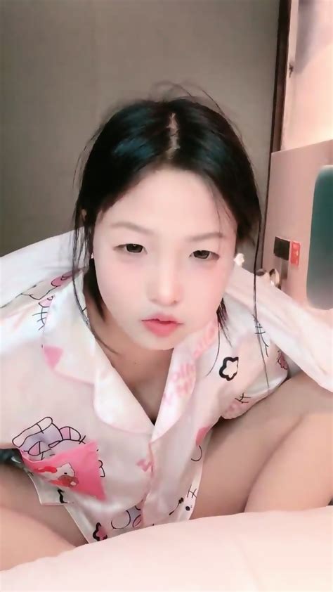 你的宇吖颜值天花板 这么嫩的馒头小穴无套啪啪深喉