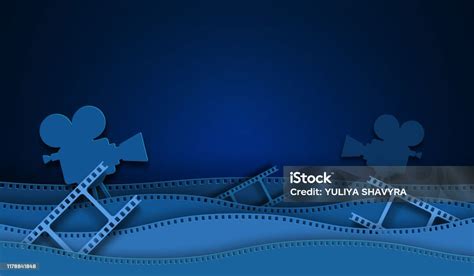 파란색 배경에 격리 필름 스트립 프레임 종이 컷 영화 장식 디자인 레이아웃 시네마를위한 35mm 카메라 디아포지티브 텍스트에