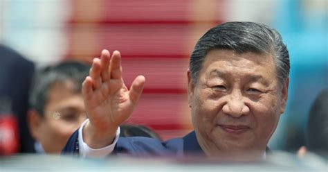 სი ძინპინი მოსკოვში ჩასვლამდე როცა „ყვაოდა ვაშლისა და მსხლის ხეები“ მე ჩავდივარ რუსეთში