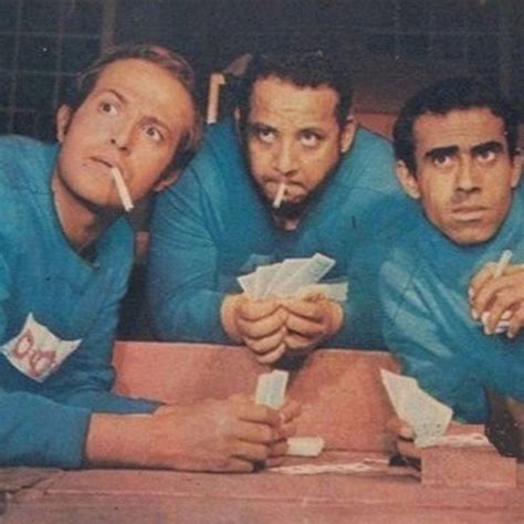 Stream احترنا بين التلاتة من فيلم شباب مجنون جداً ثلاثي أضواء