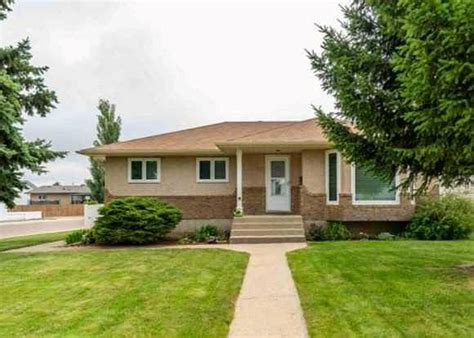 83 Sw Stapeford Cres Se Medicine Hat Ab T1b 3y9 Mls A2264226 Zillow