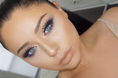 Navy Blue Smokey Eye