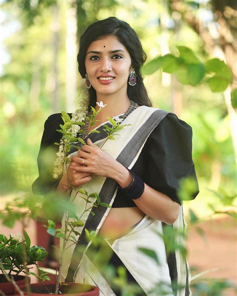 Gayathri Suresh R Malluhorny