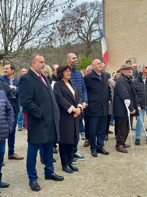 Vœux à Fontienne Autour Du Maire Guy Jauffred En Présence De David