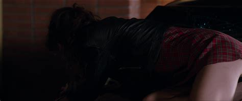 Naked Mackenzie Davis In Freaks Of Nature