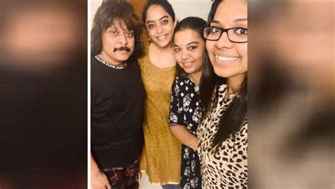 பிக் பாஸ் வீட்டில் இருந்து வெளியே வந்தவுடன் மோகன் அப்பாவை சந்தித்த