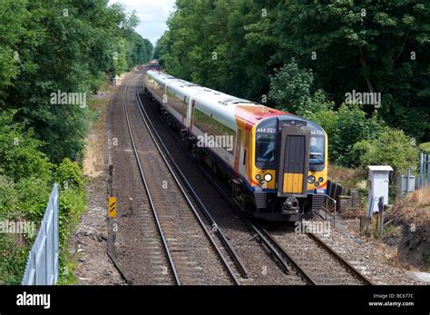 Swt South West Trains Class 444 Electric Unit Near Winchester O The South Wester Main Line