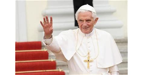 Бившият папа Бенедикт Шестнайсети има проблеми с дишането