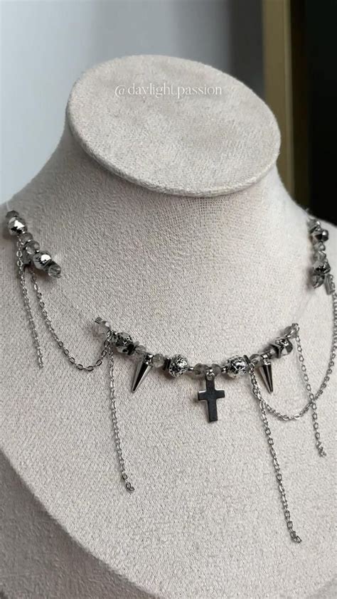 СУМКИ ИЗ БУСИН • УКРАШЕНИЯ РУЧНОЙ РАБОТЫ On Instagram Украшения ручной работы 🤍 Daylight