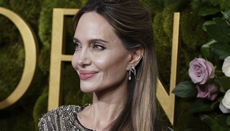 Το μακάβριο επάγγελμα που έκανε η Αντζελίνα Τζολί πριν γίνει διάσημη