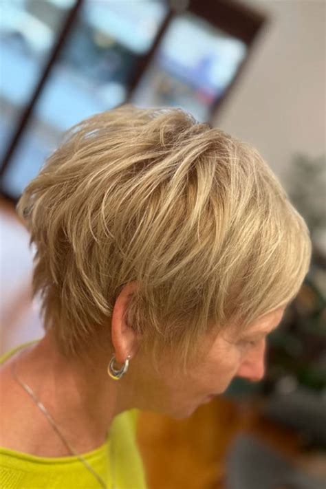 50 Trendy Pixie Haircuts For Women Over 50 Soft Blonde Choppy Pixie