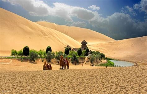 寻迹敦煌 莫高窟 鸣沙山月牙泉深度一日游（私家团 可选中 英文导游） Klook