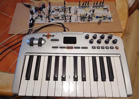 Breadboard Synthesizer Hobby Electronic Soldering And Construction