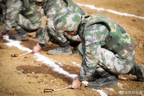 场面炸裂！直击工兵超燃实爆训练现场 军事 中华网