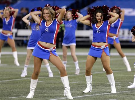 Nfl Cheerleaders Wardrobe Malfunctions 39 Best Cheerleader Images On