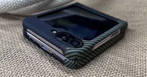 First Look Review Of The Pitaka Samsung Galaxy Z Flip Magez Case