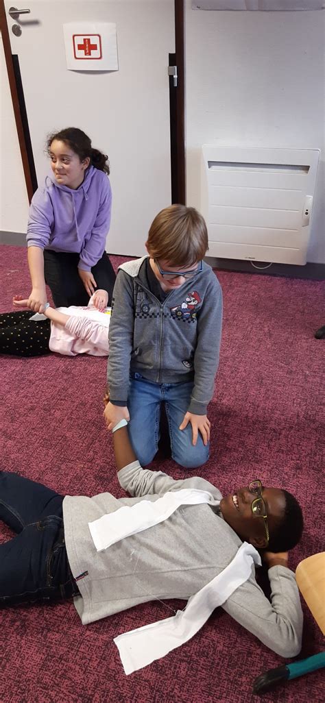 Formation Alerter Protéger Secourir En Cm1 Ecole Notre Dame Du