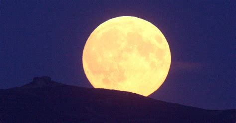 Beaver Moon 2022 Full Moon Will Coincide With Lunar Eclipse Tonight