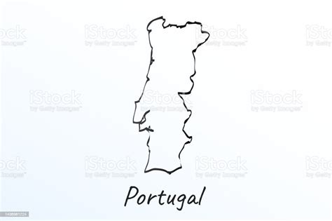 포르투갈의 손 그리기지도 검정 선 그리기 스케치입니다 흰색 배경에 윤곽 낙서 국가의 필기 스크립트 이름입니다 벡터 일러스트레이션 공란에 대한 스톡 벡터 아트 및 기타 이미지