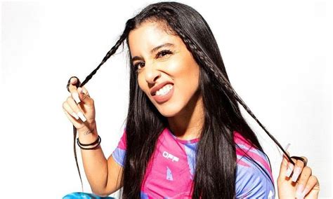 Μαρίνα Σάττι Η καυτή σέλφι και η παπαρατσική φωτογραφία με την πίσω όψη της… Nassosblog