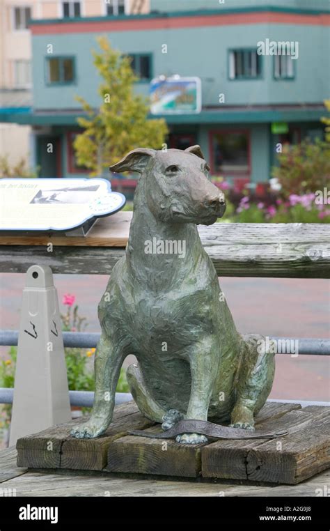 Usa Se Alaska Juneau Sculpture Of Patsy Ann Juneau Waterfront Stock