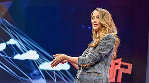 Taryn Southern Futuristic Keynote Speaker On Tech Innovation