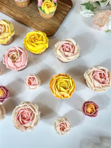 Floral Cupcake Masterclass Bundle Learn To Pipe Stunning Buttercream
