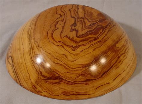 Олива (Olea europaea), дерево олива, древесина оливы