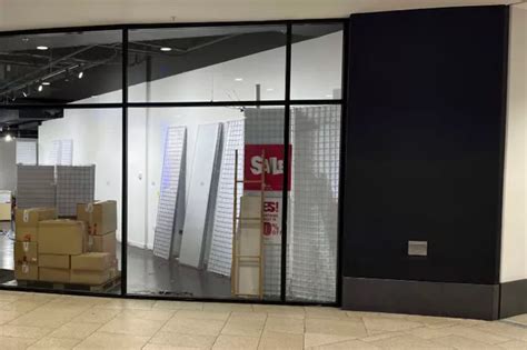 Two Trinity Leeds Stores Close Down Leeds Live