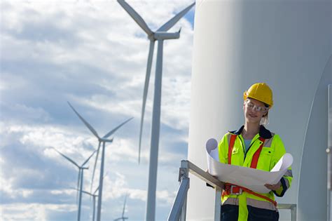 엔지니어 여성 기술자 초상화 작업 서비스 풍력 터빈 지속 가능한 에코 전력 에너지 발전기 행복한 미소 미소에 대한 스톡 사진 및 기타 이미지 Istock