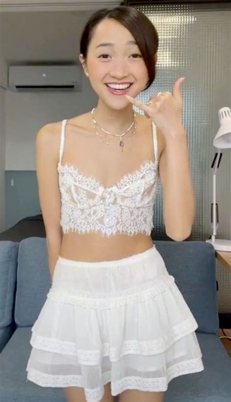 Im Skinny Shamed For Being Flat Chested But Wont Stop Wearing Sexy Tops Daily Star